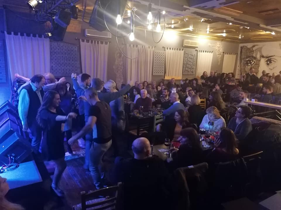 Με πολύ χορό και κέφι έκοψε την πίτα ο «Ασκληπιός»