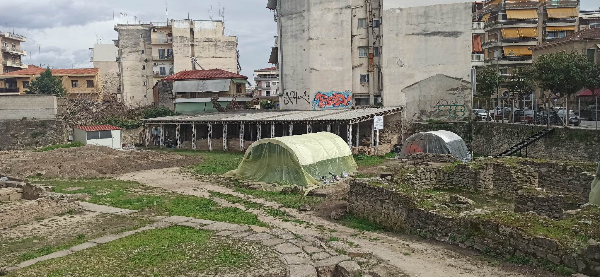 Τρίκαλα: Τα σχέδια για την πολυκατοικία δίπλα στο Ασκληπιείο