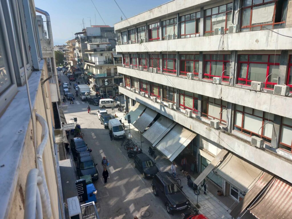 Ήχησαν οι σειρήνες πολέμου στα Τρίκαλα (βίντεο)