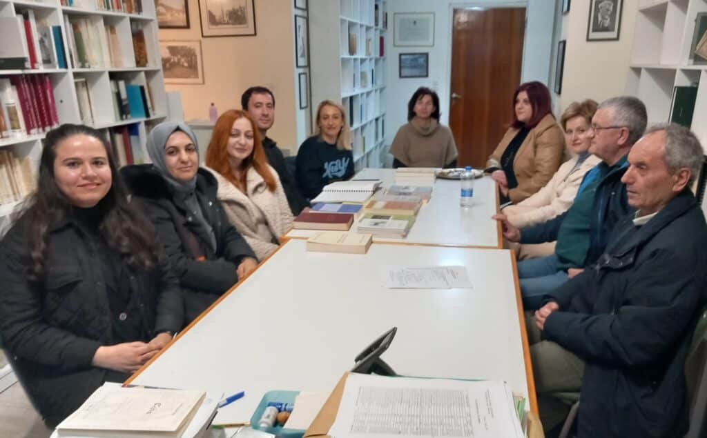 Επίσκεψη Τούρκων καθηγητών στη Βιβλιοθήκη Παν. & Μαρίας Χατζηγάκη - Φ.Ι ...